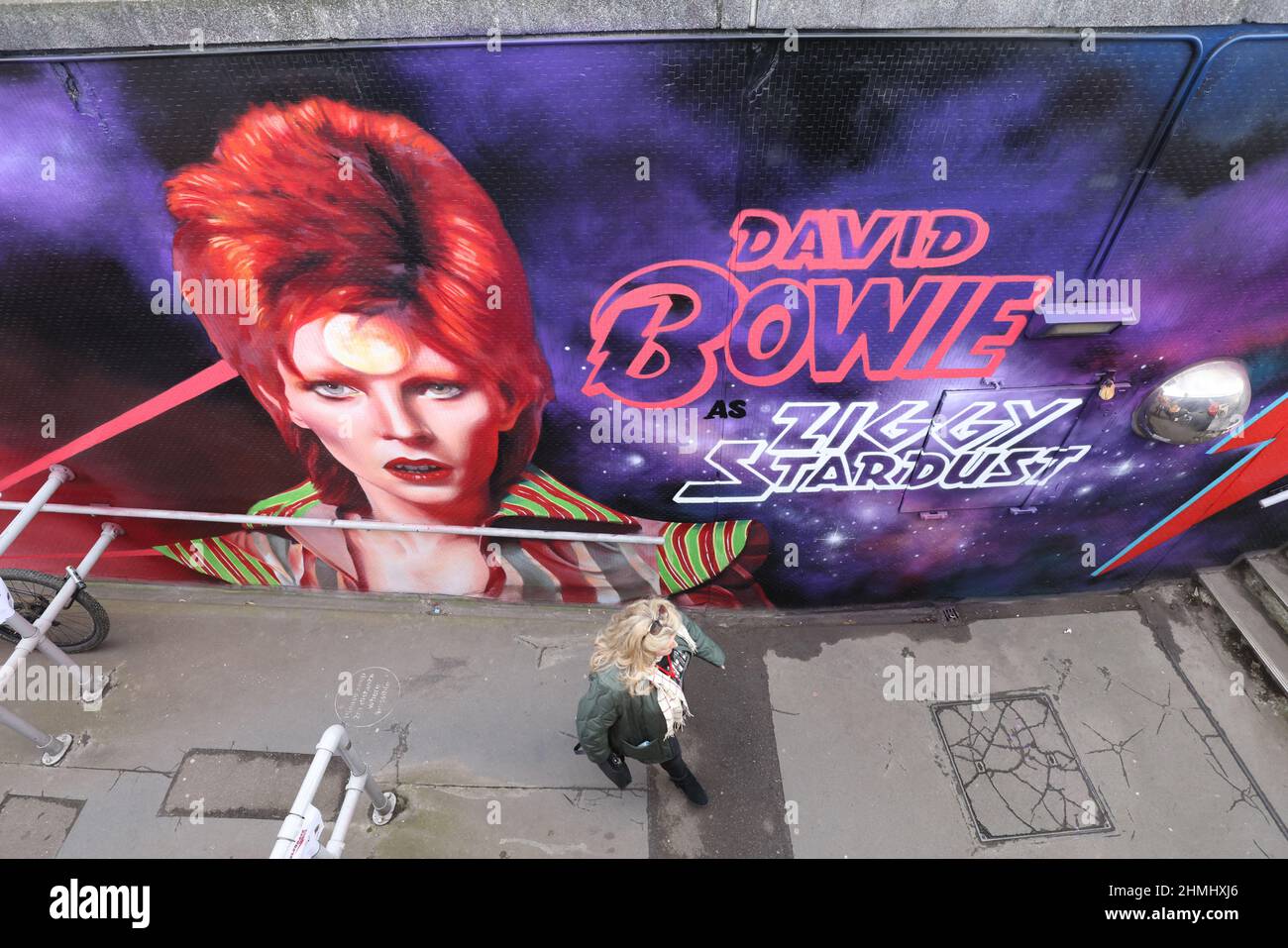 David Bowie mural unveiled in the underpass of the Tolworth Roundabout ...