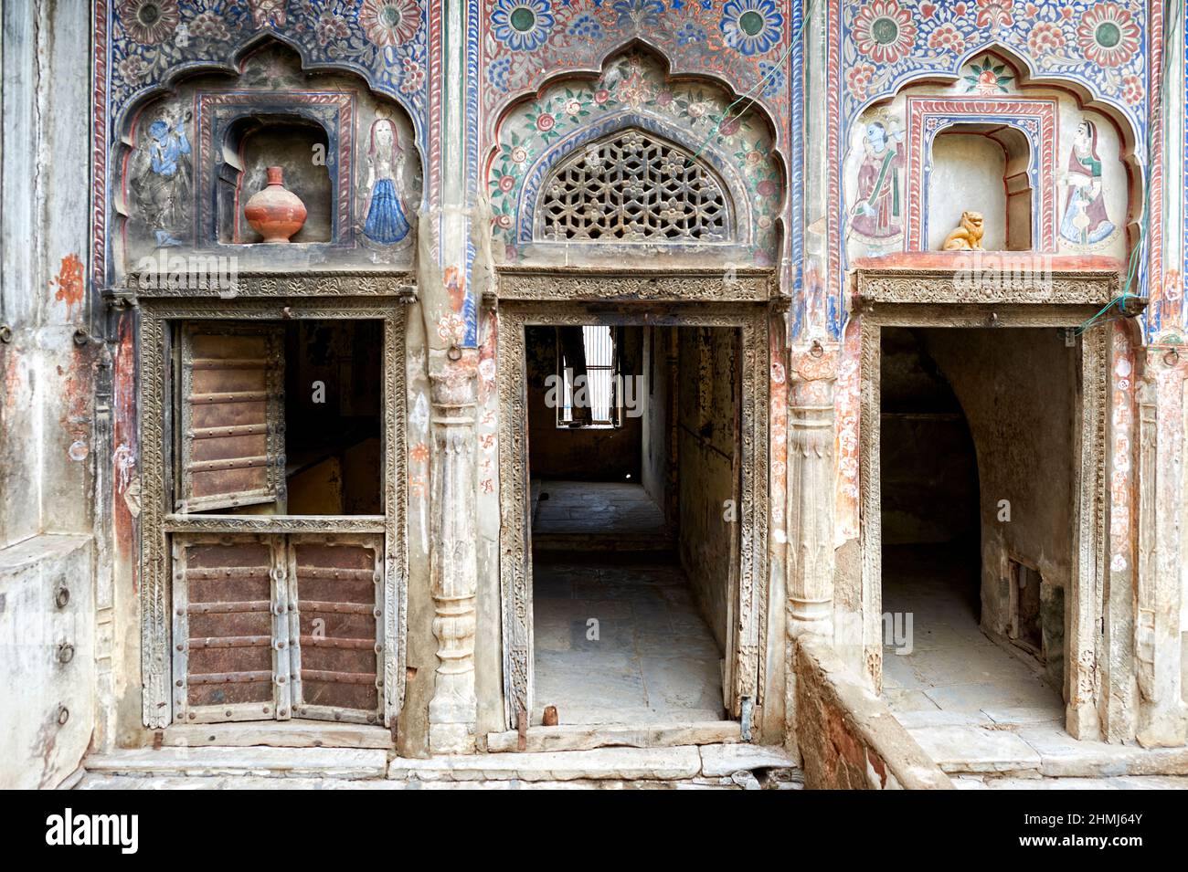 India rajasthan mandawa traditional house hi-res stock photography and ...