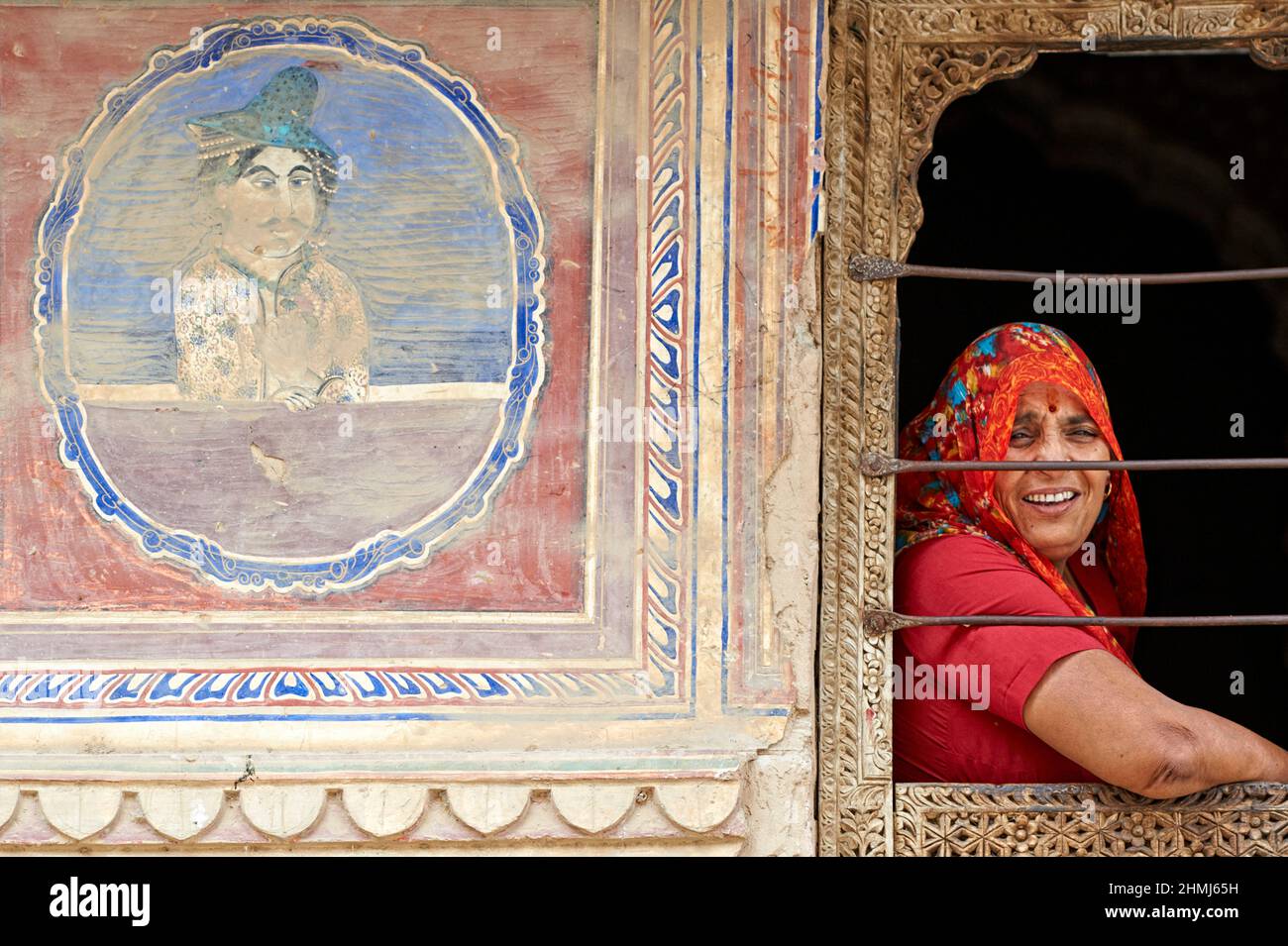 Peeping window hi-res stock photography and images - Alamy