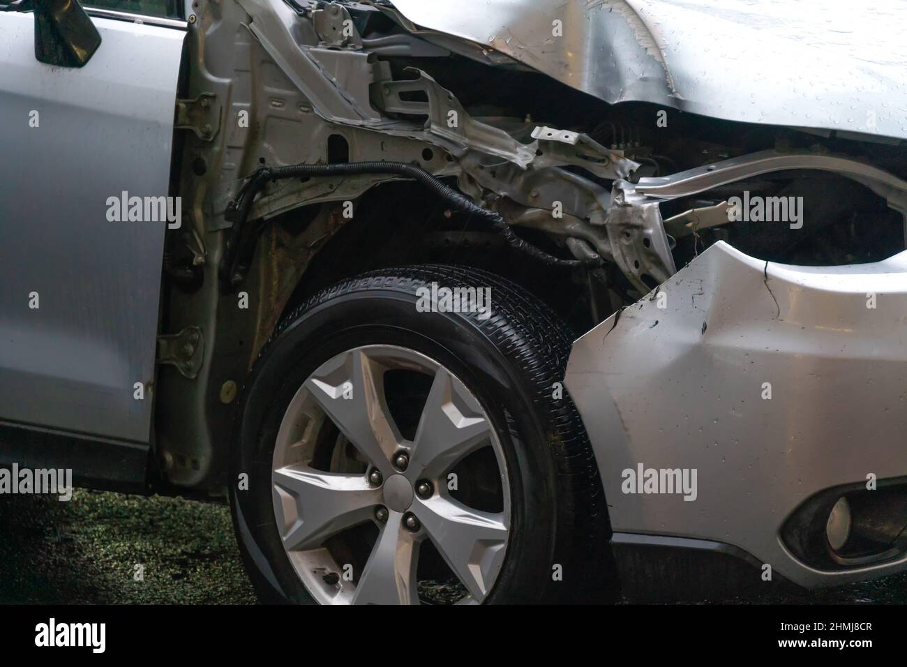 Car front wing damage hi-res stock photography and images - Alamy