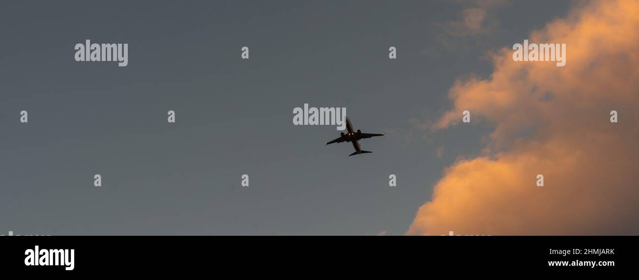 Airplane take off over night hi-res stock photography and images - Alamy