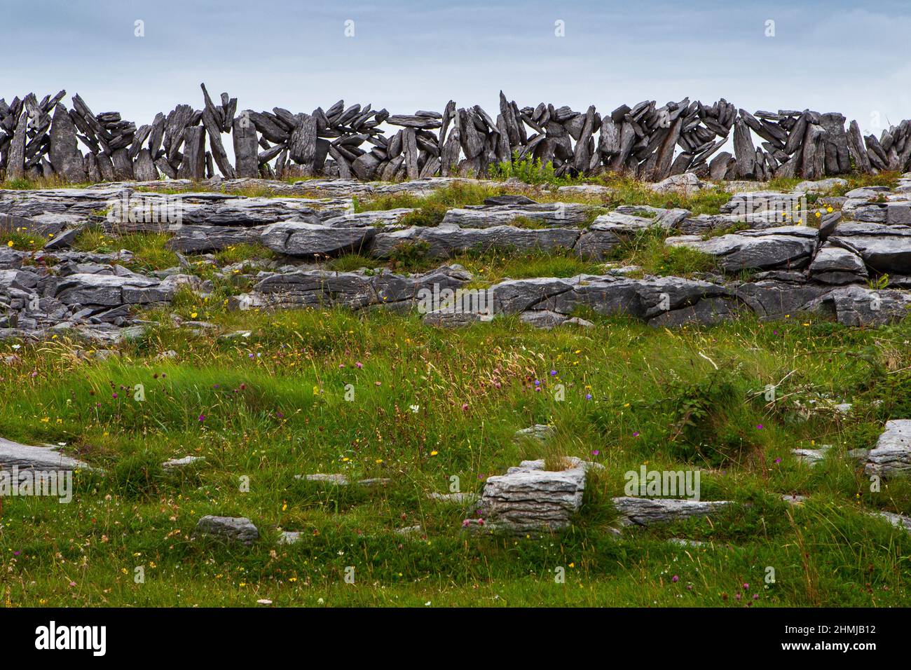 dry stone wall limestone Stock Photo - Alamy