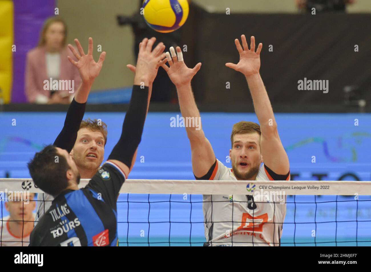 Karlovy Vary, Czech Republic. 10th Feb, 2022. L-R Kevin Tillie and ...