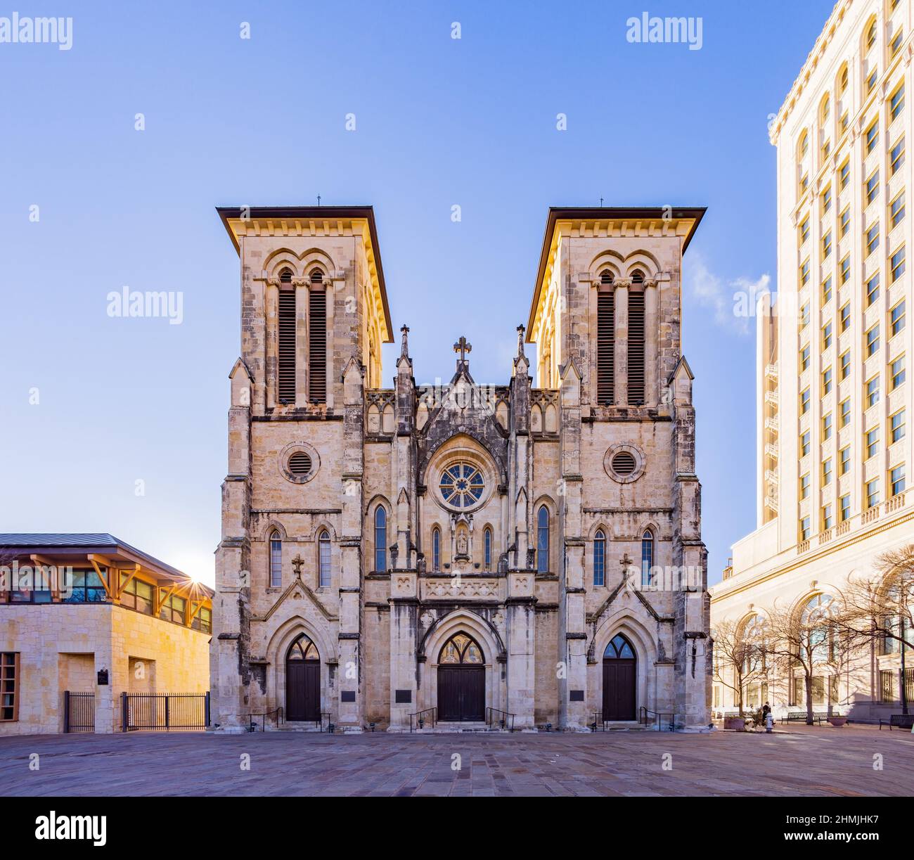 Sunny view of the San Fernando Cathedral at Texas Stock Photo - Alamy