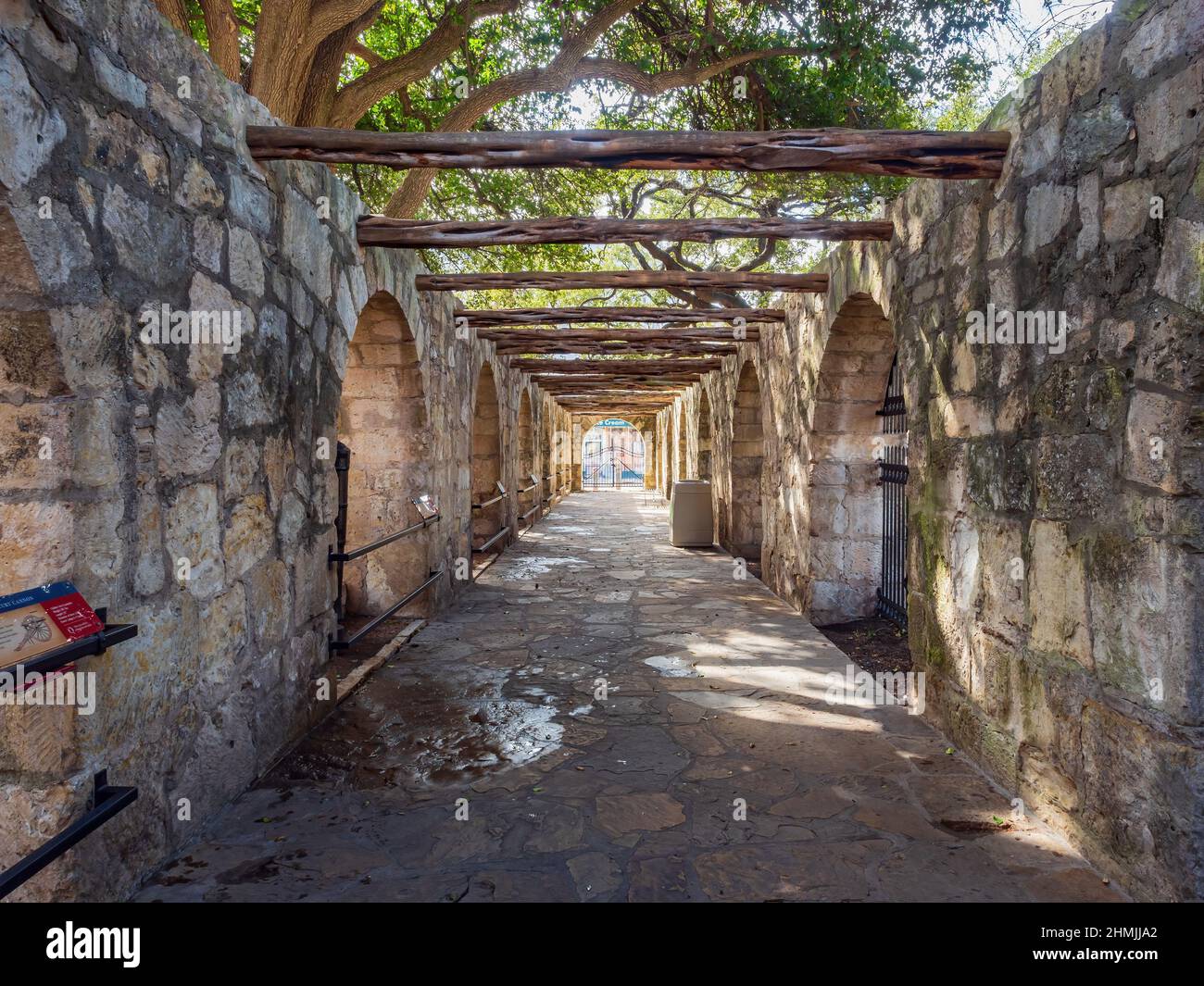 Sunny view of The Alamo at Texas Stock Photo - Alamy
