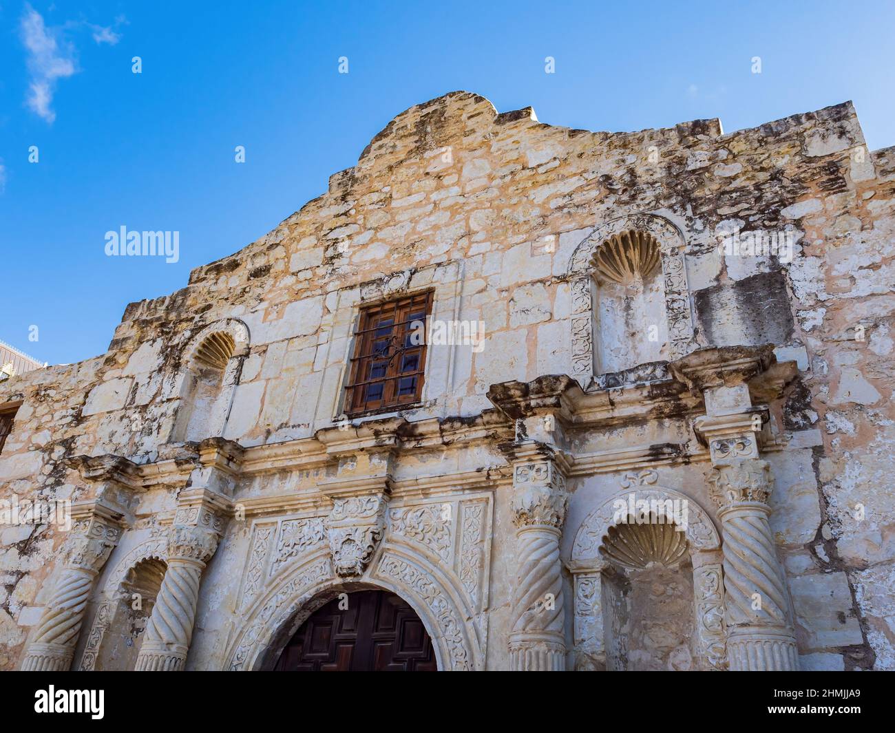 Sunny view of The Alamo at Texas Stock Photo - Alamy