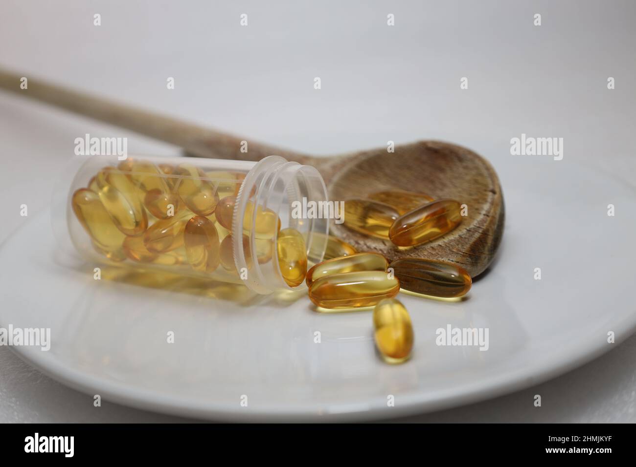 Capsules of Omega 3 essential oil food supplements Stock Photo - Alamy