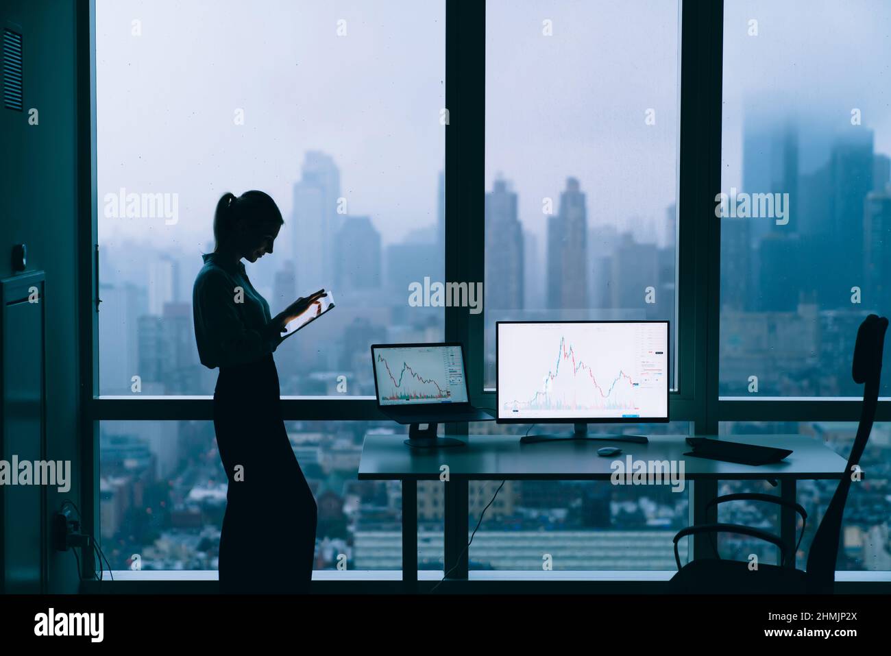 Side view concentrated lady hi-res stock photography and images - Alamy