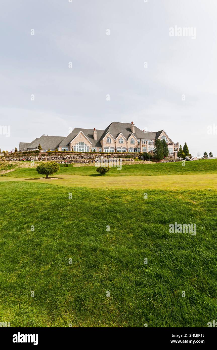 A view of the clubhouse at the Golf Club at Newcastle, Washington Stock ...
