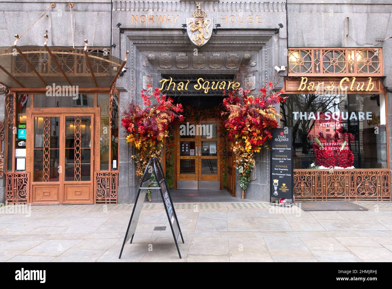 The Thai Square flagship restaurant in Trafalgar Square Stock Photo - Alamy