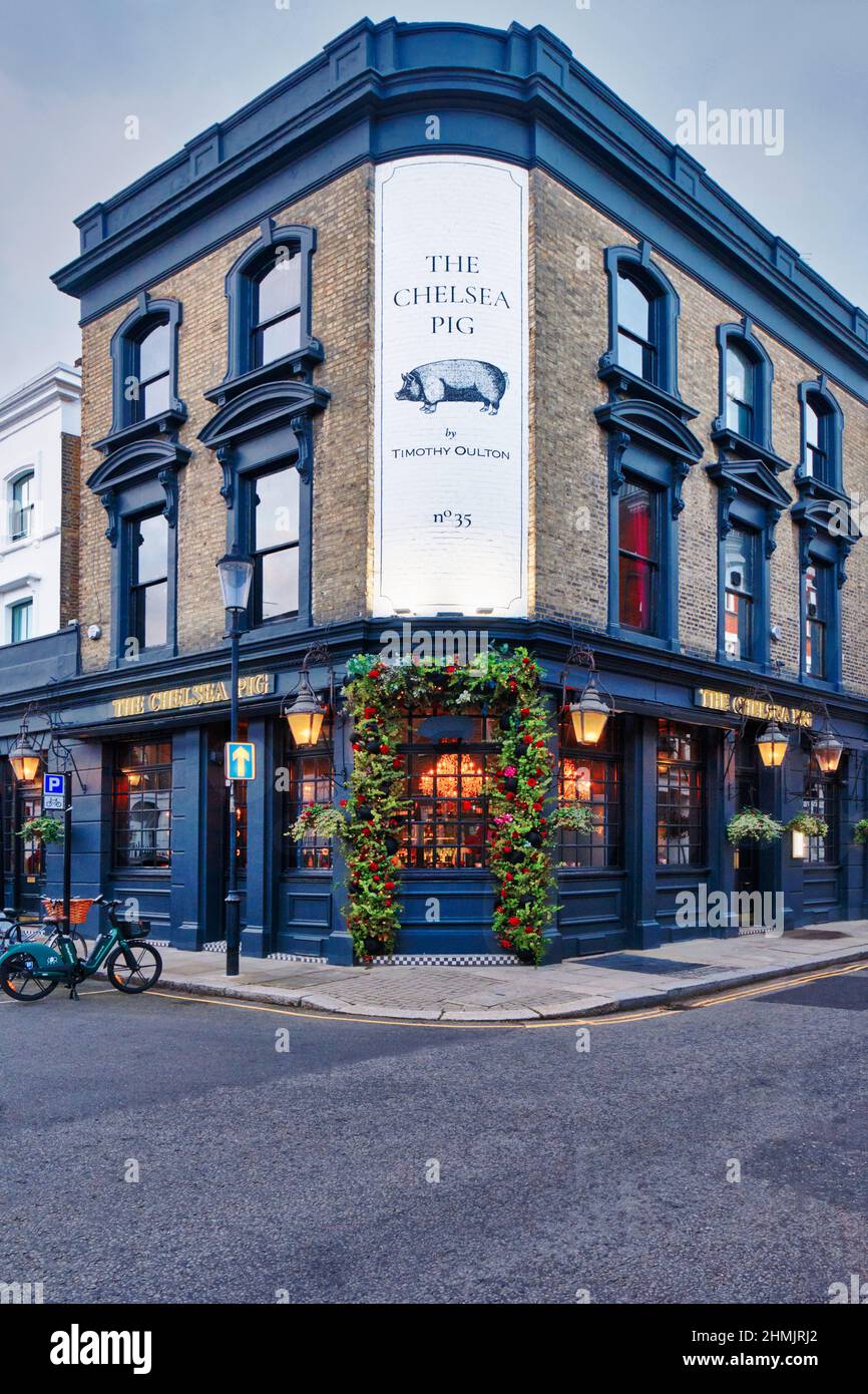 The Chelsea Pig Pub in Chelsea Stock Photo - Alamy