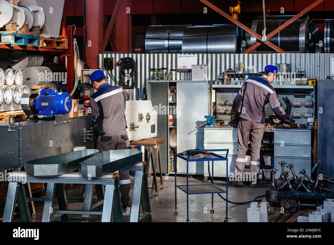 Metalwork metal worker metal workers hi-res stock photography and ...