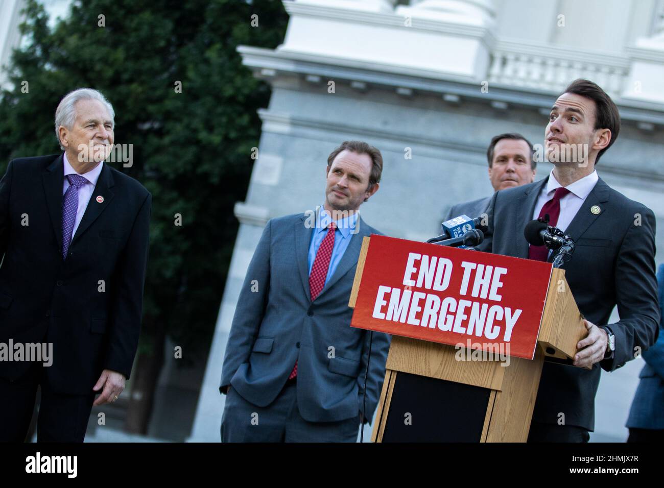 Concurrent resolution hi-res stock photography and images - Alamy