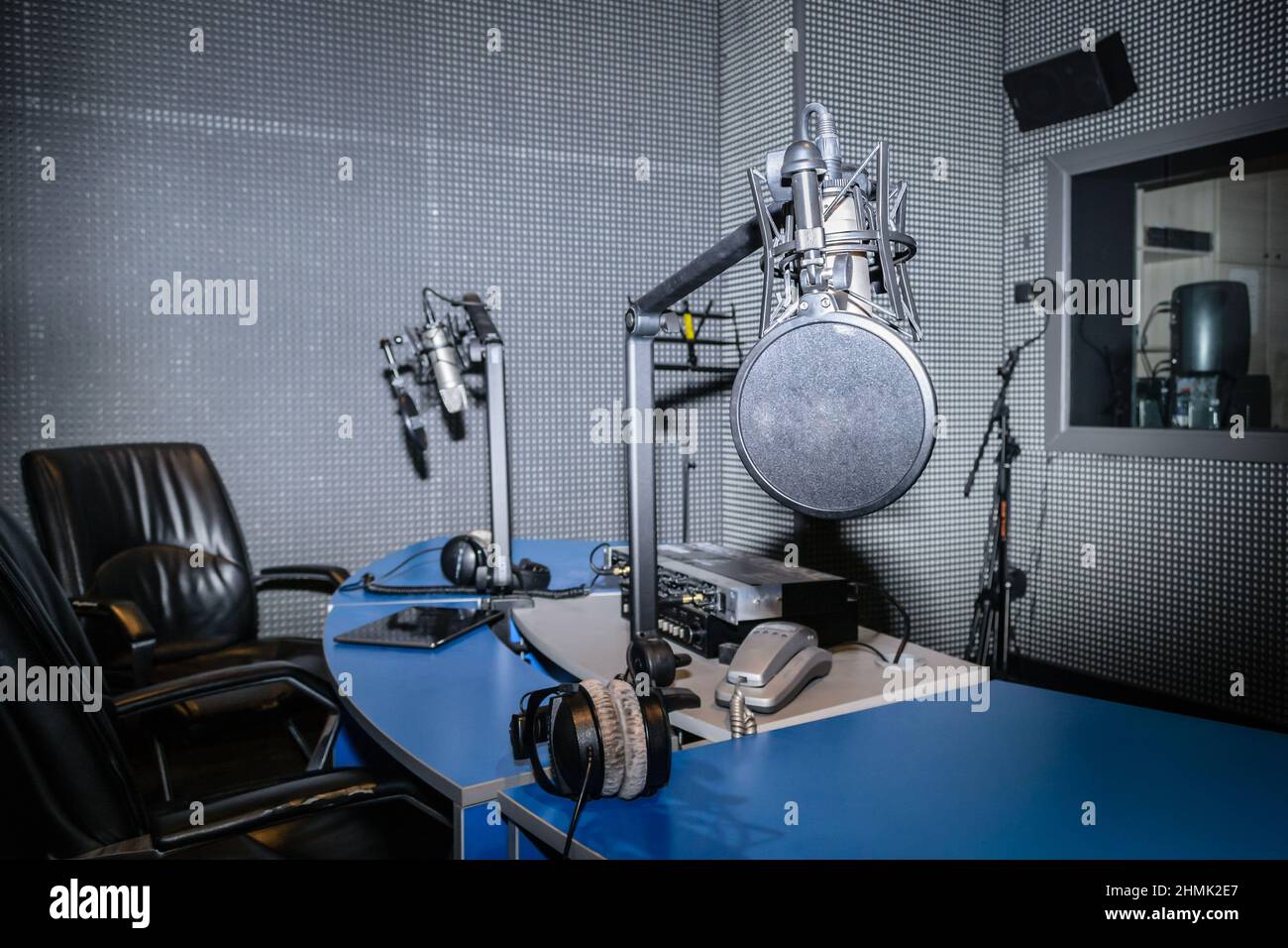 Professional audio recording software hi-res stock photography and ...