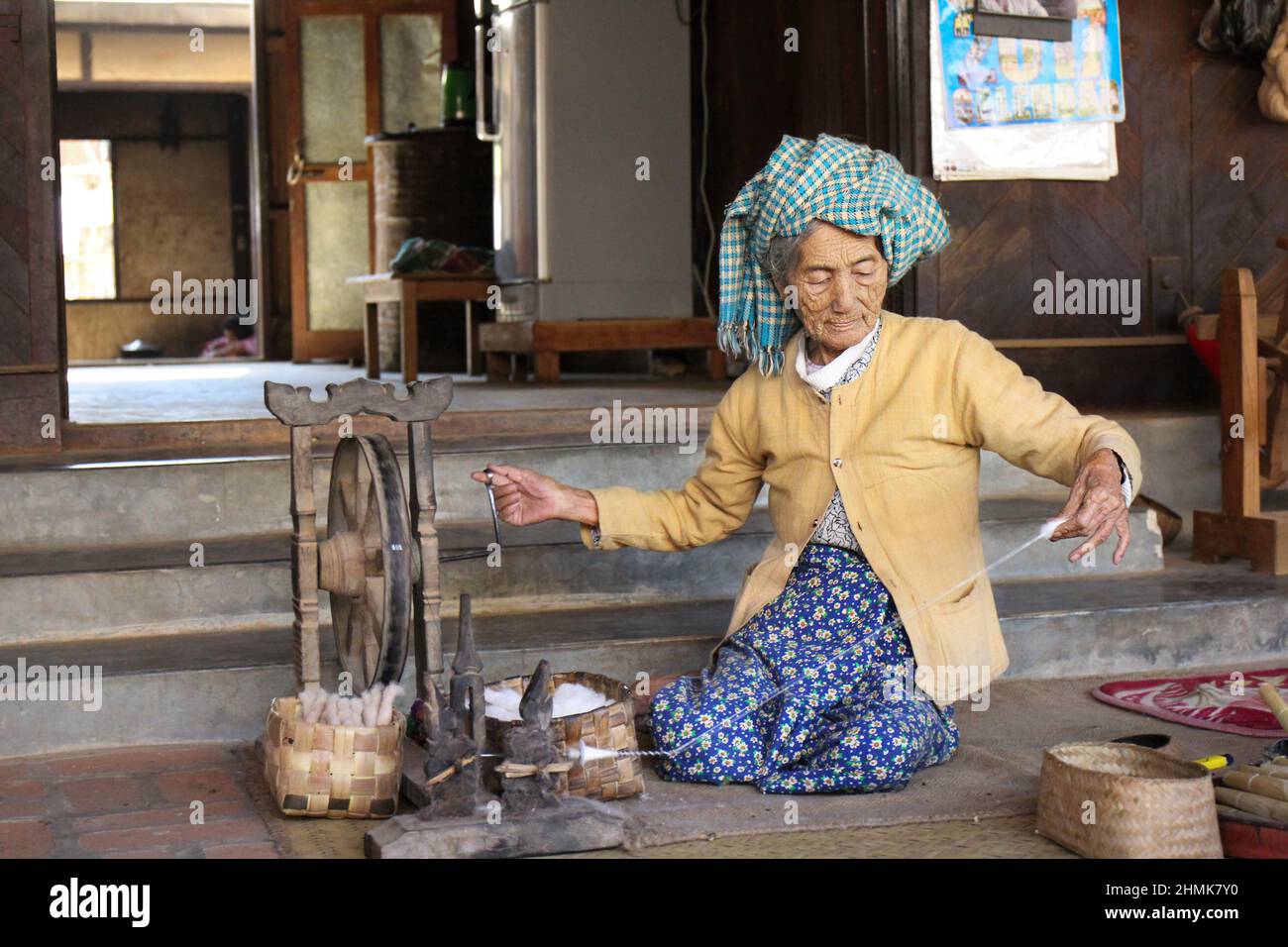 Granny threads hi-res stock photography and images - Alamy