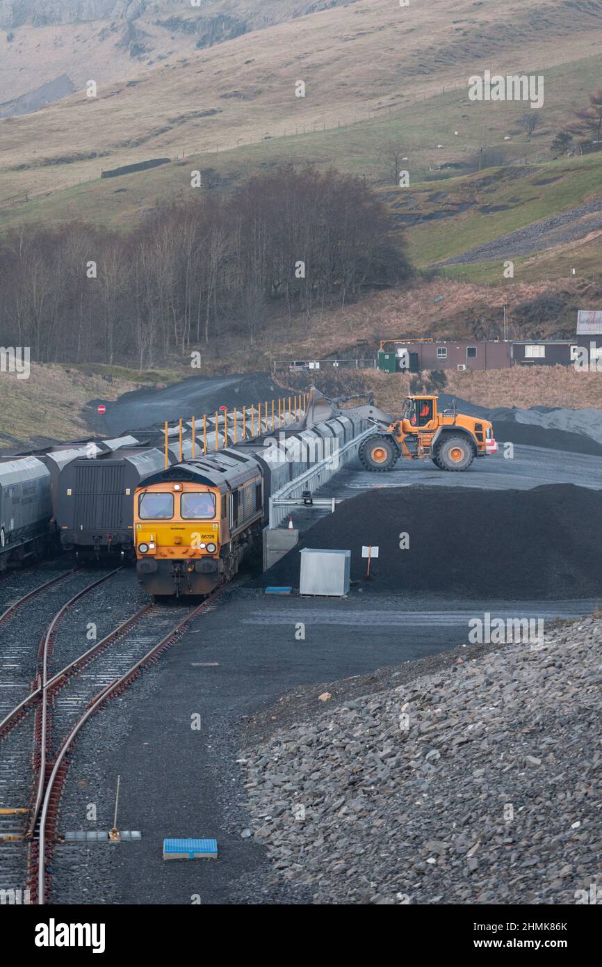 GB Railfreight class 66 locomotive at Arcow Quarry, Helwith Bridge ...
