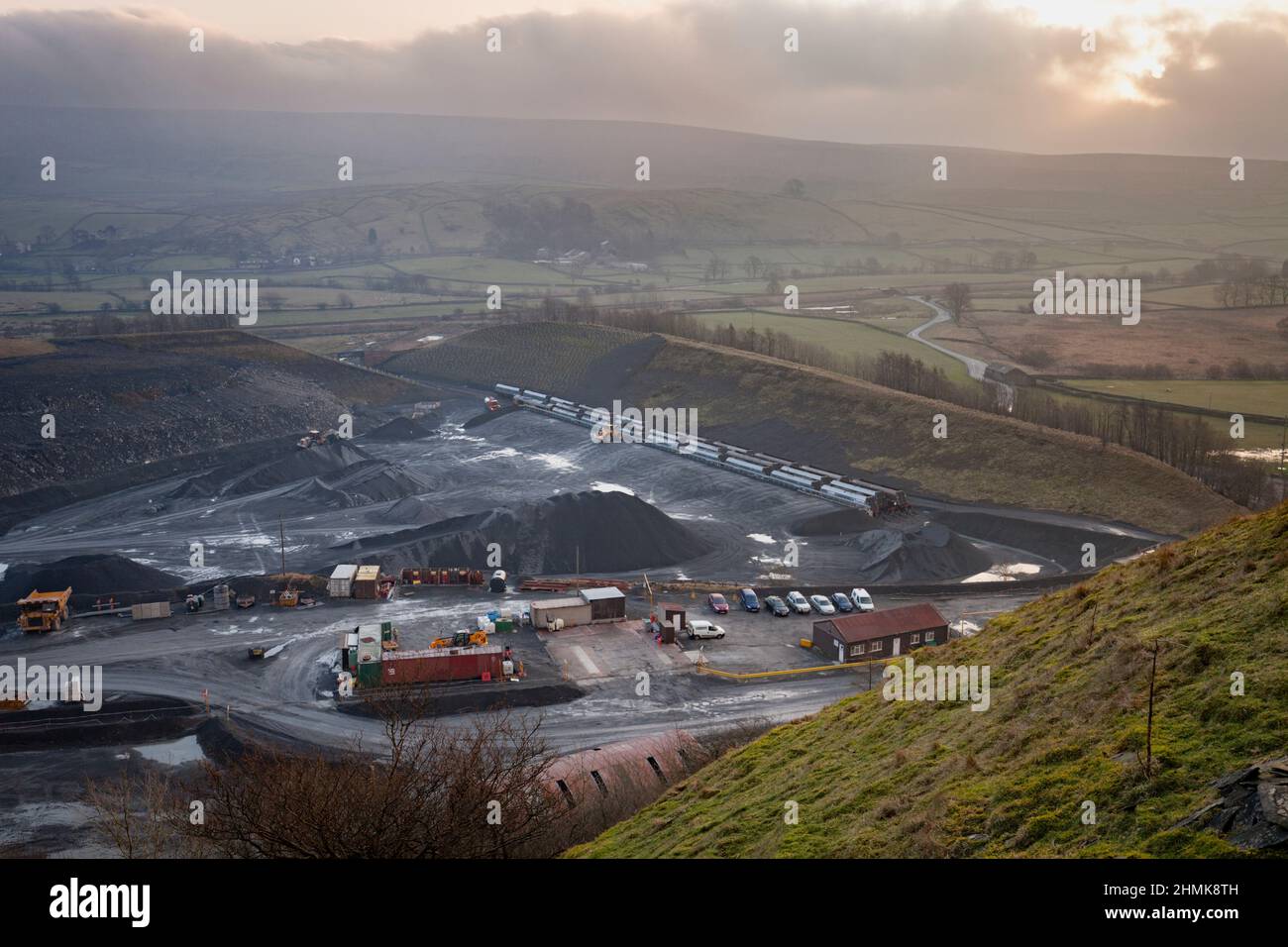 GB Railfreight class 66 locomotive at Arcow Quarry, Helwith Bridge ...