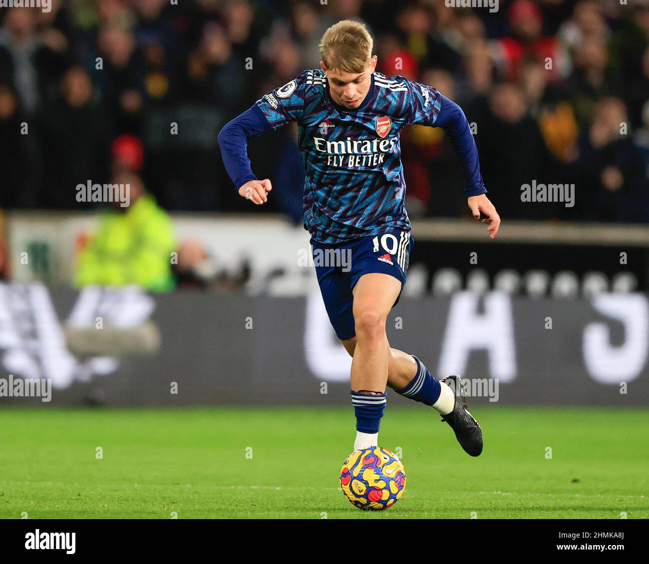 Emile Smith Rowe #10 of Arsenal runs with the ball Stock Photo - Alamy
