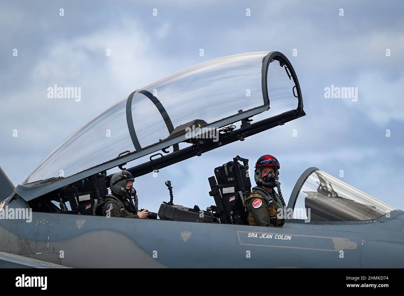 U.S. Air Force Staff Sgt. Roslyn Ward (Left), 1st Combat Camera ...