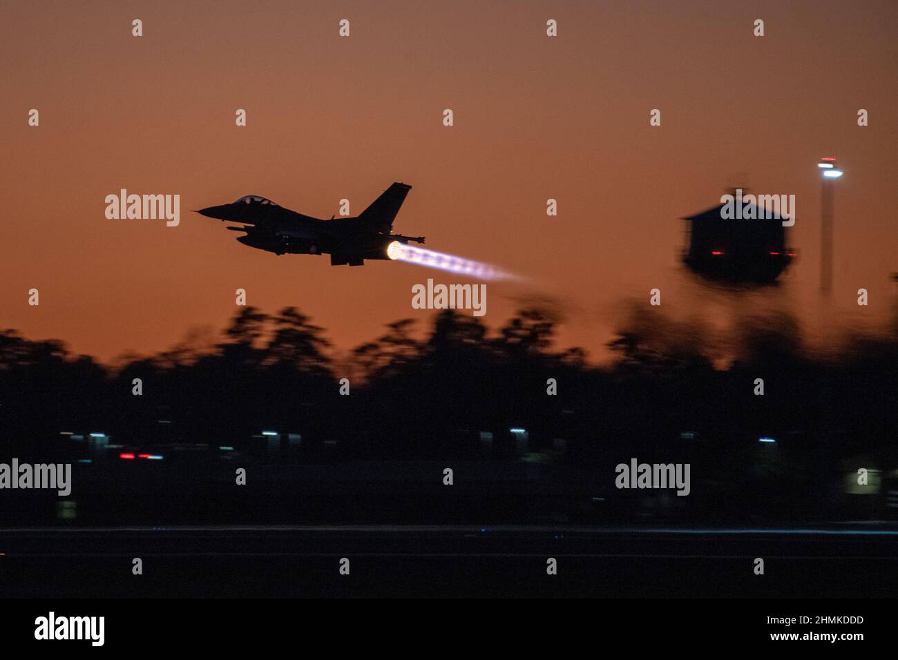 An F-16 Viper assigned to the 20th Fighter Wing (FW) flies above Shaw ...