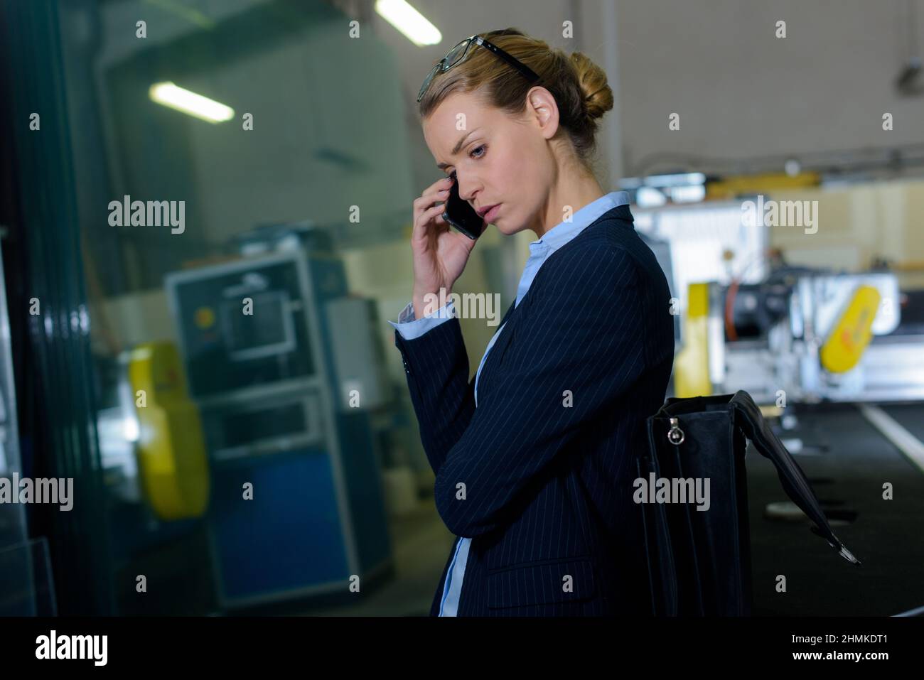 Mobile call factory hi-res stock photography and images - Alamy