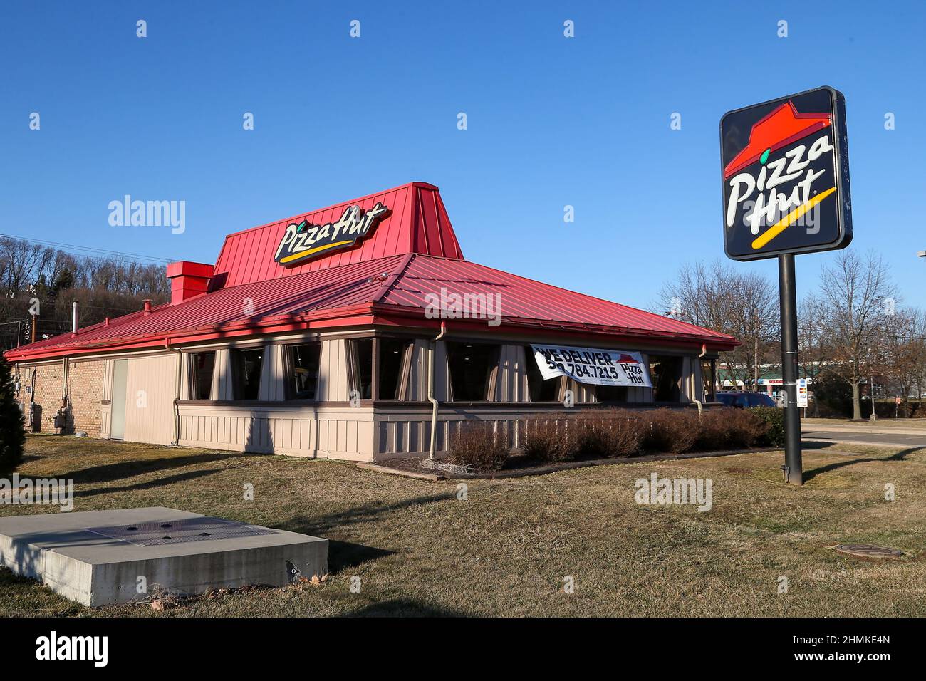 Pizza hut exterior hi-res stock photography and images - Alamy