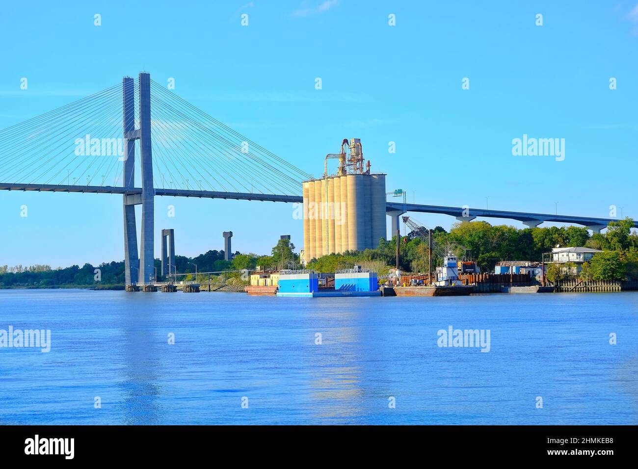 Concrete Silos by Talmadge Bridge Stock Photo - Alamy