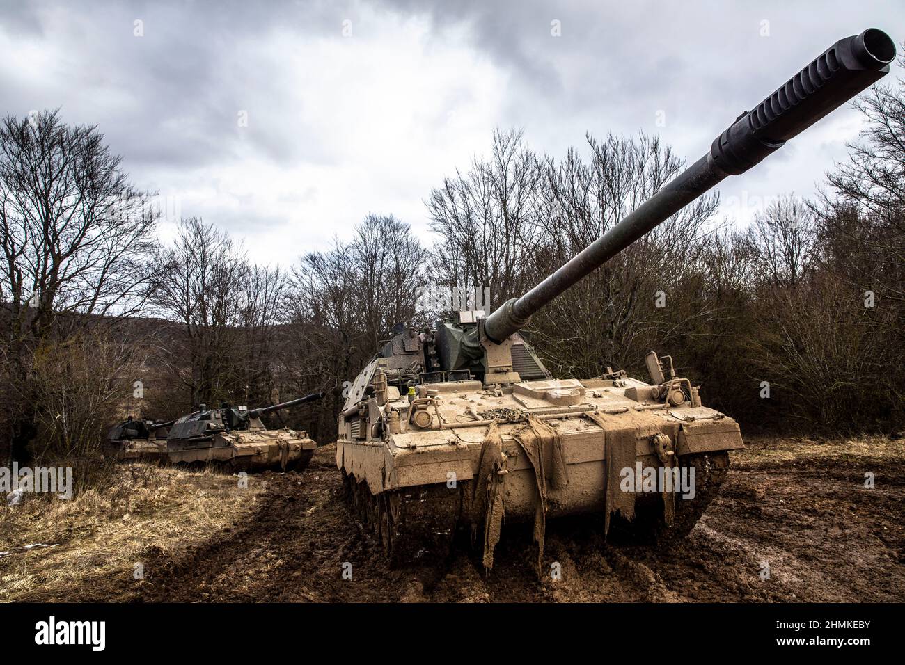 German battle tanks stays on alert for incoming simulated attacks ...