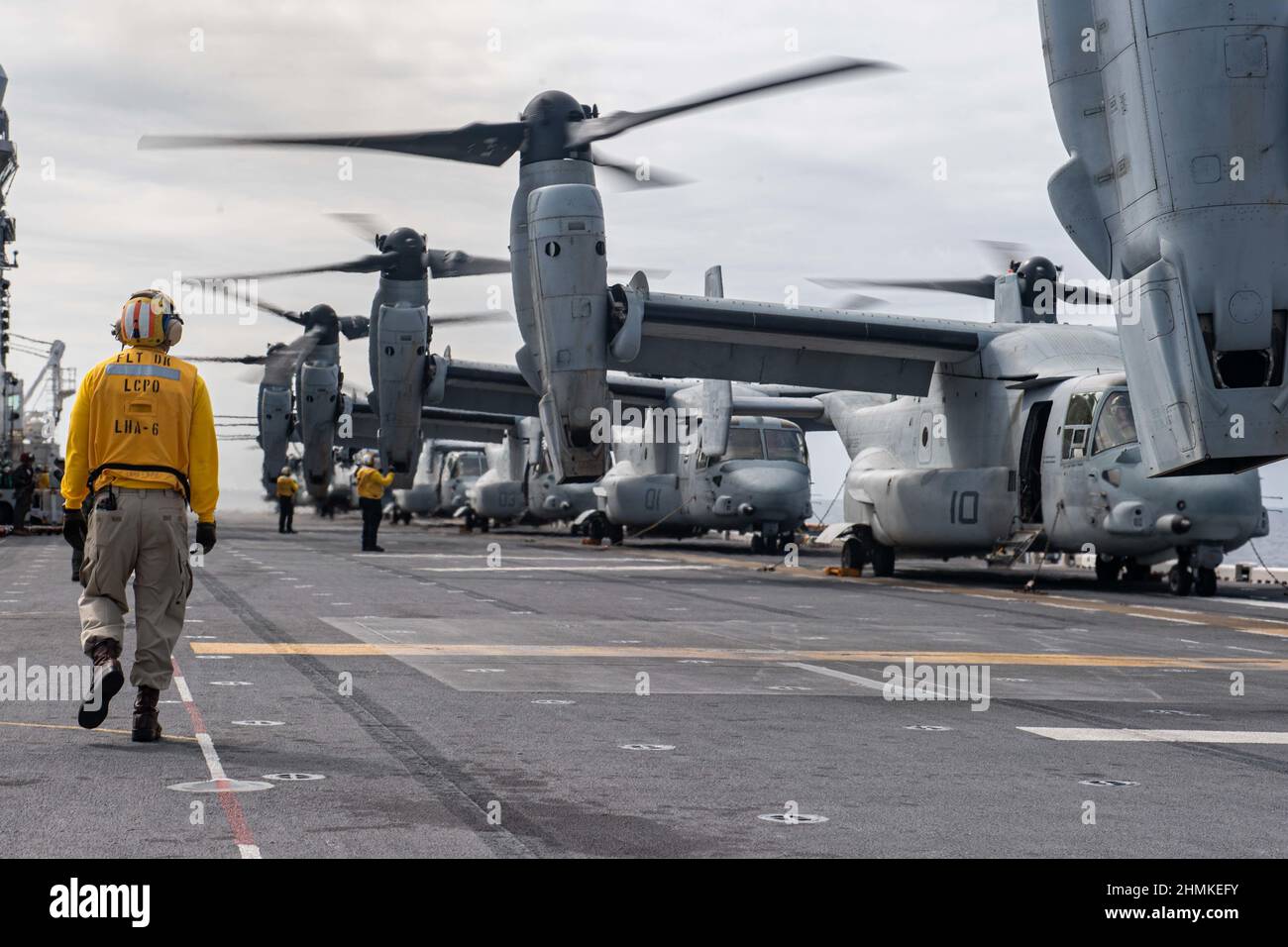 PHILIPPINE SEA (Feb. 9, 2022) Chief Aviation Boatswain’s Mate (Handling ...