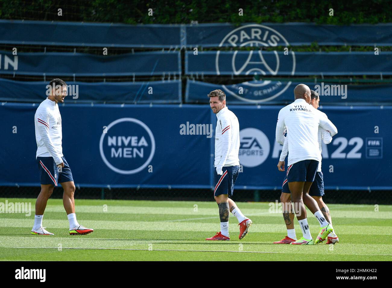 Leandro Paredes of PSG and Lionel Messi of PSG during a training ...