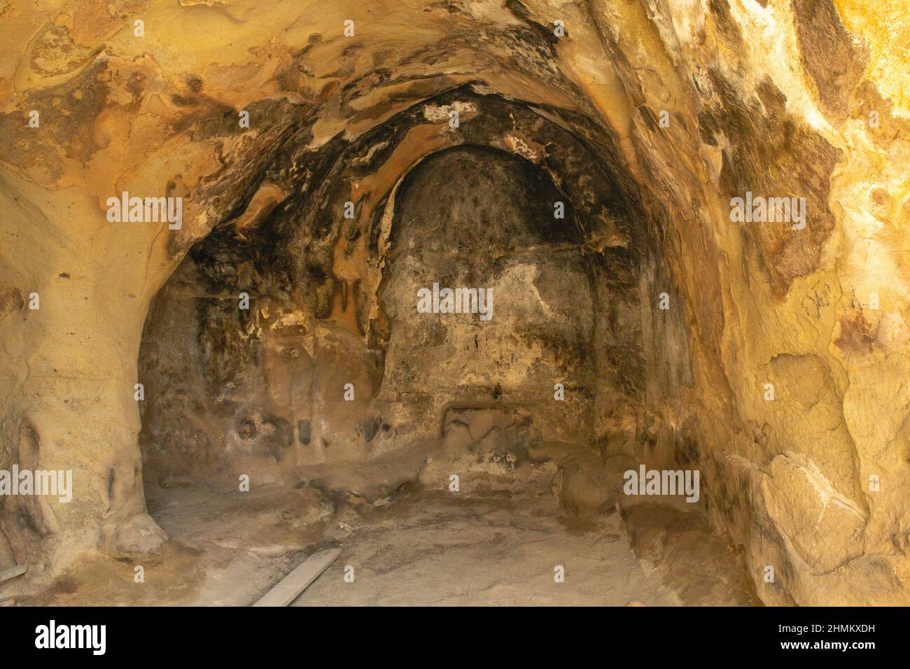Room in a cave hi-res stock photography and images - Alamy