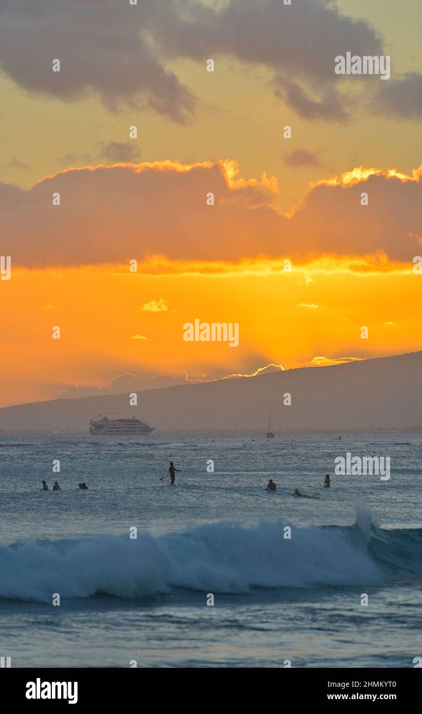 Scenic impressions from renowned Waikiki beach in Honolulu, Oahu HI ... Scenic impressions from renowned Waikiki beach in Honolulu, Oahu HI ...