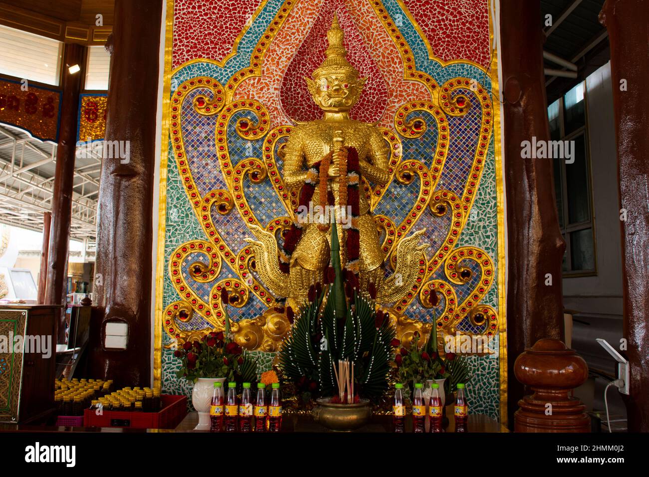 King Thao Wessuwan or Vasavana Kuvera giant statue for thai people ...
