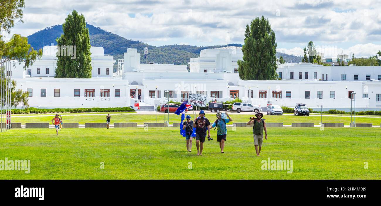 The 'Convoy to Canberra' coronavirus protest held on Capital Hill ...