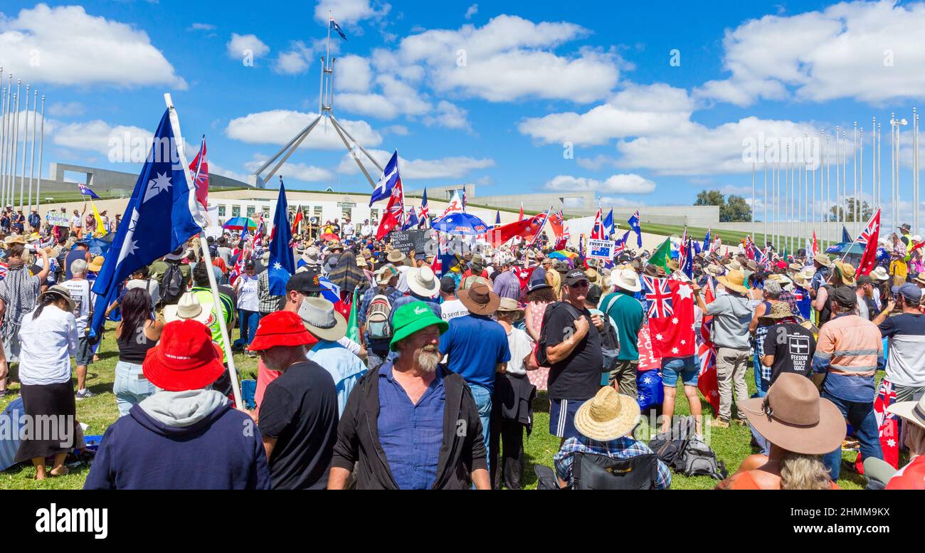 The 'Convoy to Canberra' coronavirus protest held on Capital Hill ...