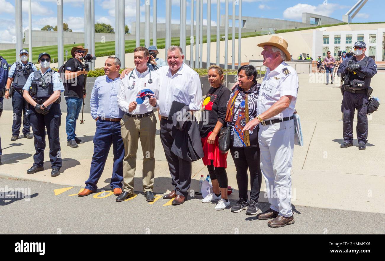 The 'Convoy to Canberra' coronavirus protest held on Capital Hill ...