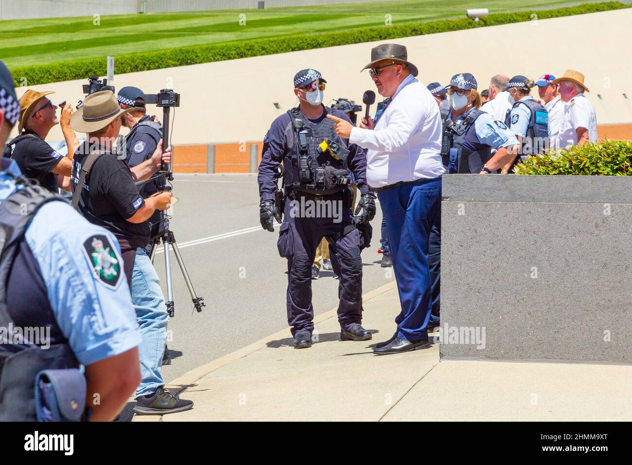 The 'Convoy to Canberra' coronavirus protest held on Capital Hill ...