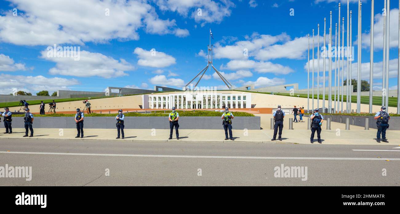 The 'Convoy to Canberra' coronavirus protest held on Capital Hill ...