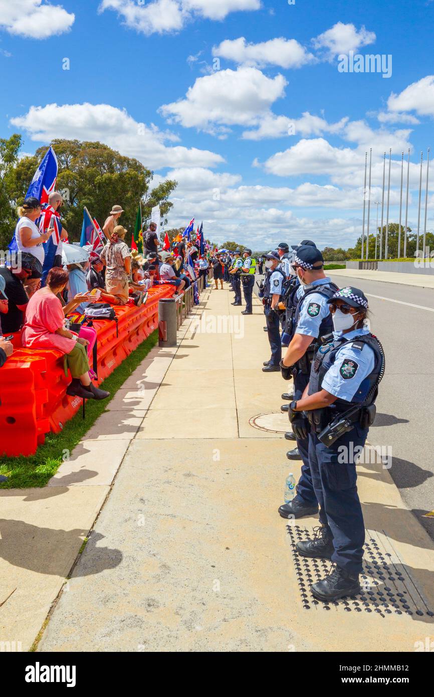 The 'Convoy to Canberra' coronavirus protest held on Capital Hill ...