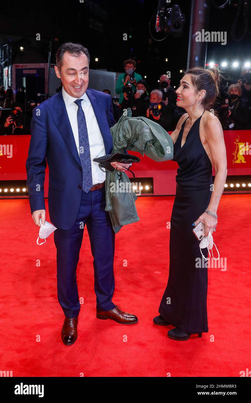 Berlin, Germany. 10th Feb, 2022. Cem Oezdemir and wife Pia Maria Castro ...