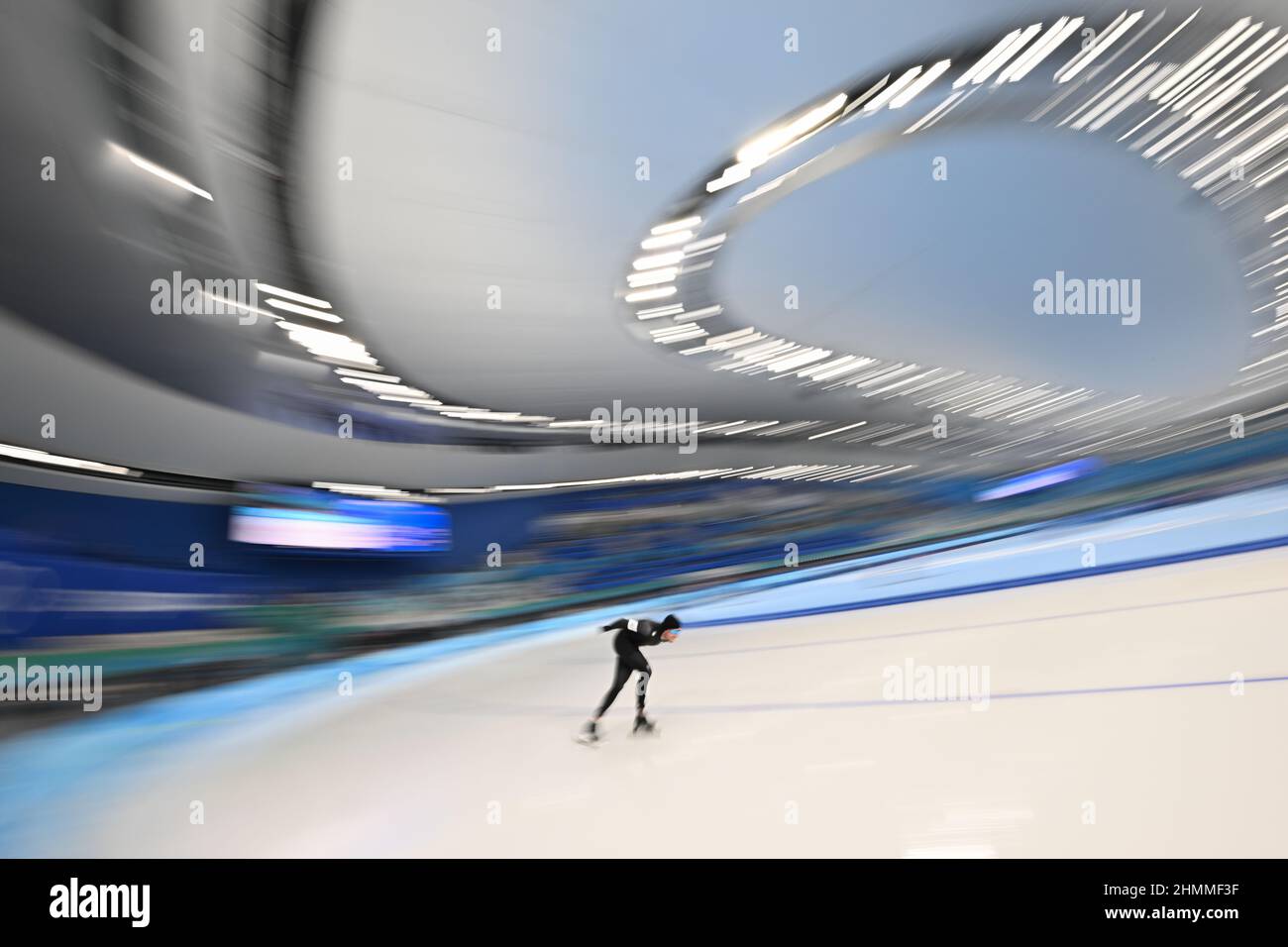 Peking, China. 11th Feb, 2022. Speed skating: Olympics, 10000 m, men ...