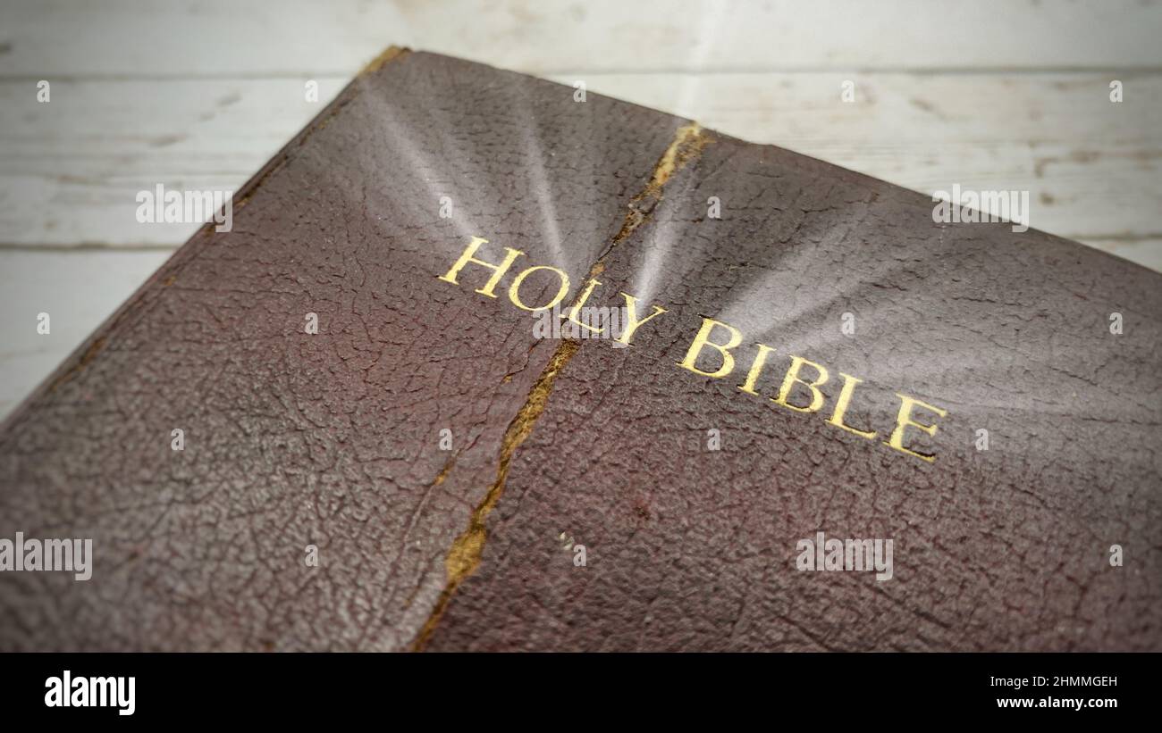 Light shining on holy bible hi-res stock photography and images - Alamy