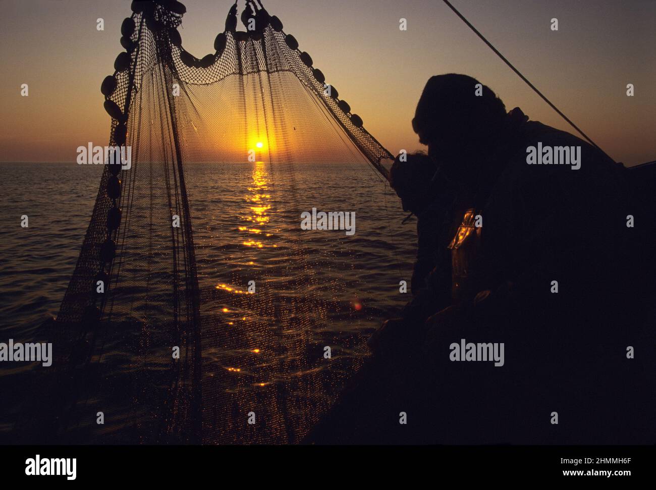 PECHE EN MER MEDITERRANEE Stock Photo - Alamy