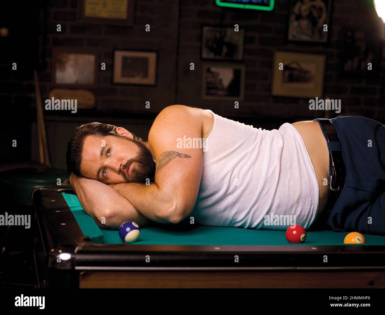 ROB MCELHENNEY in IT'S ALWAYS SUNNY IN PHILADELPHIA (2005), directed by ROB MCELHENNEY and GLENN ...