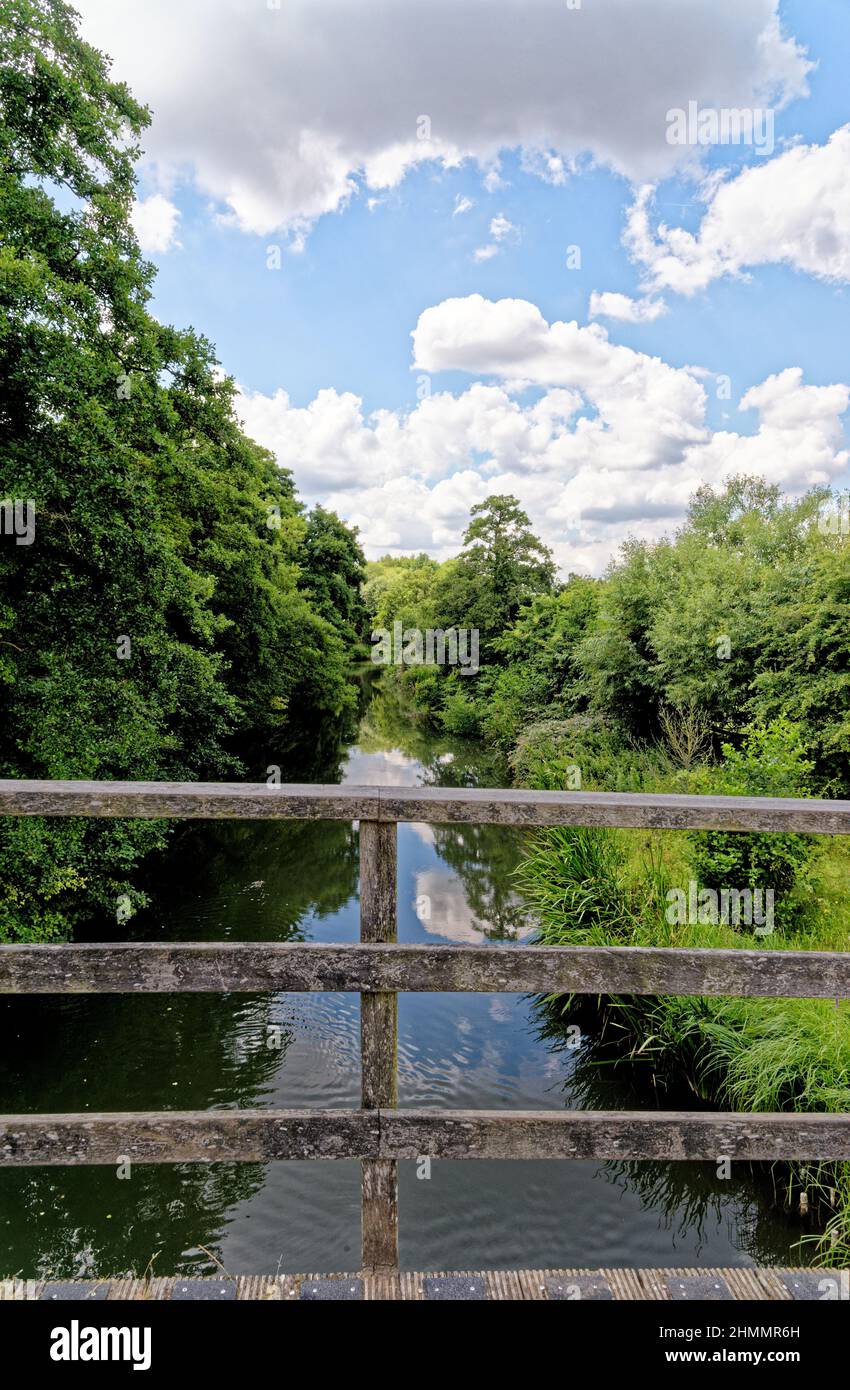 Reading river kennet lock hi-res stock photography and images - Alamy