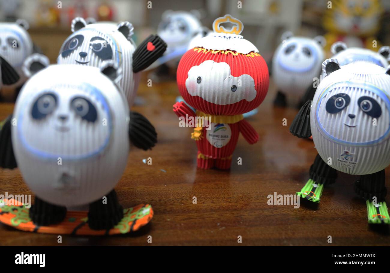 (220211) -- SHENYANG, Feb. 11, 2022 (Xinhua) -- Photo taken on Feb. 10, 2022 shows mascots of ...
