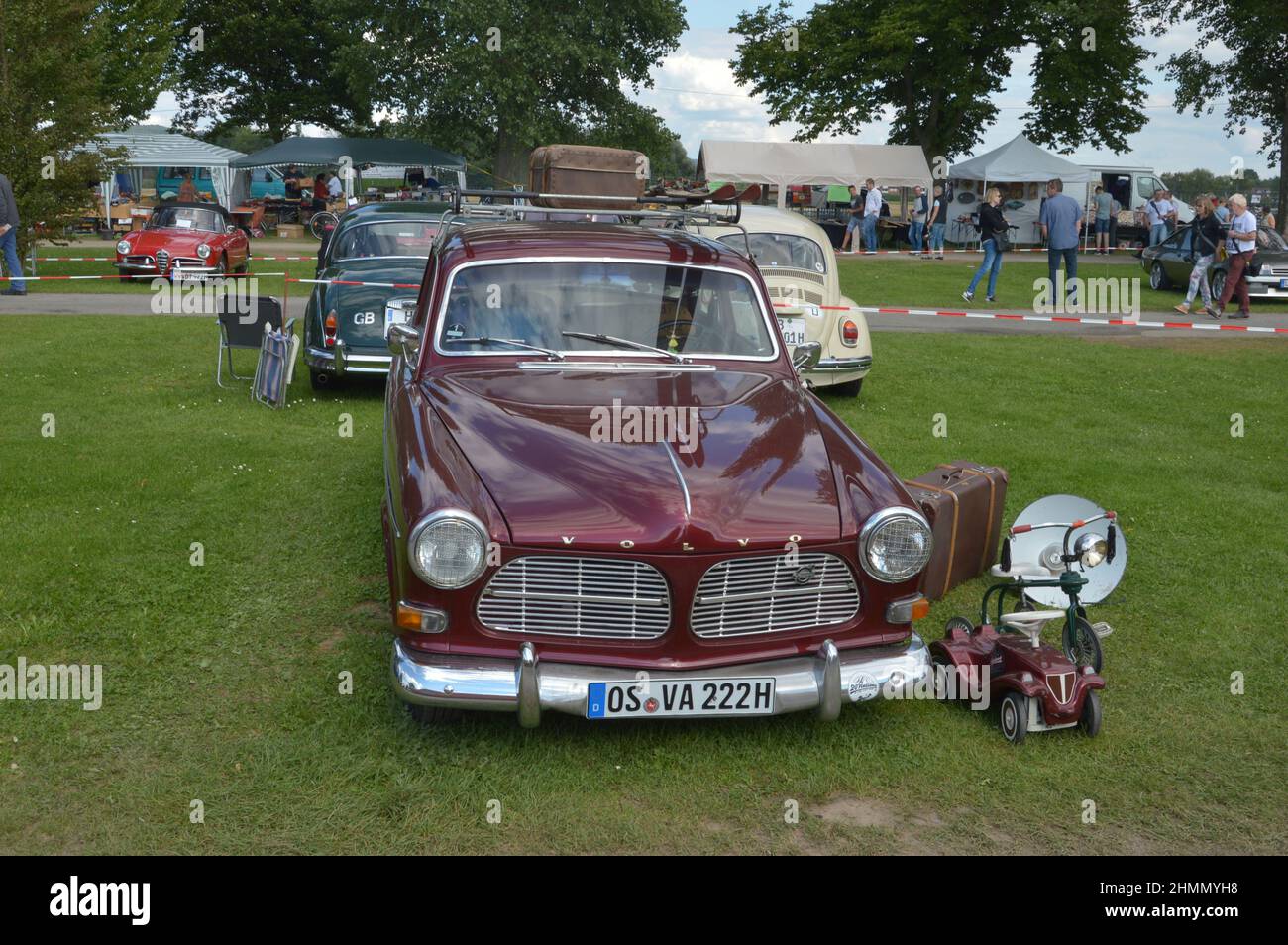 Old volvo logo hi-res stock photography and images - Alamy