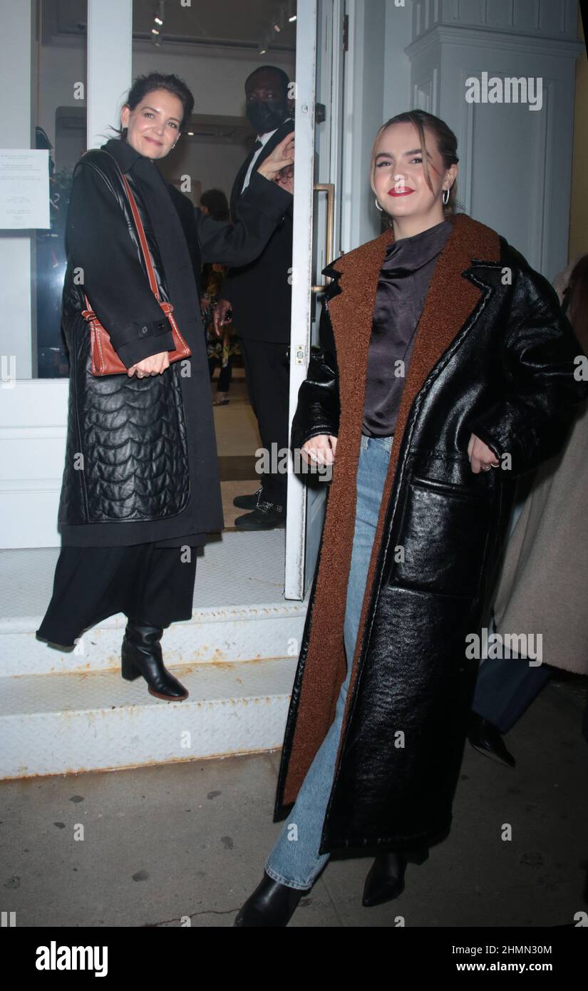 New York, NY, USA. 10th Feb, 2022. Katie Holmes and Bailee Madison seen ...