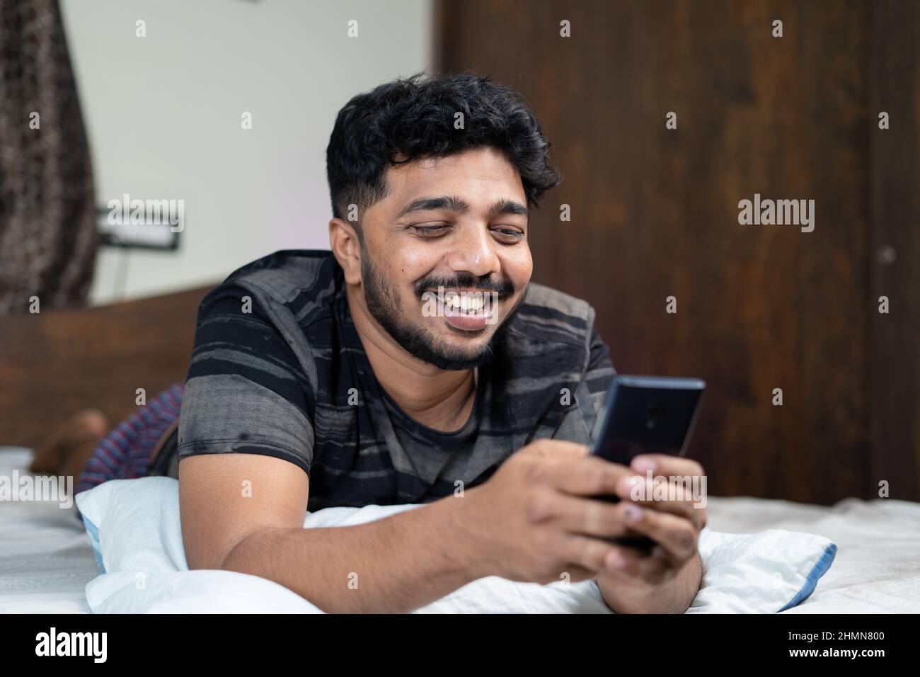 Man phone night bedtime hi-res stock photography and images - Alamy