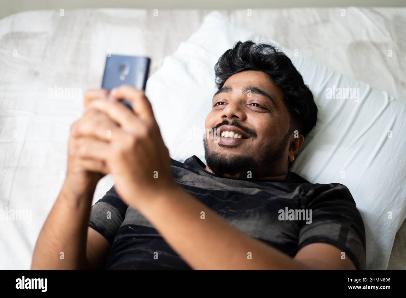 Onlline dating hi-res stock photography and images - Alamy